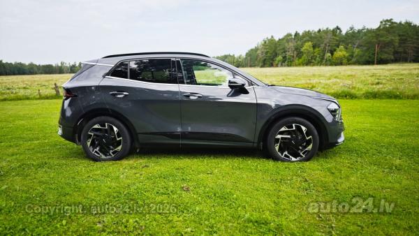 Grey Kia Sportage 2024 in Tallinn, with an engine capacity of 1.60 L and mileage of 86 thousand km for 31900 €, photo 4 on AUTOMOTO.COM.LV