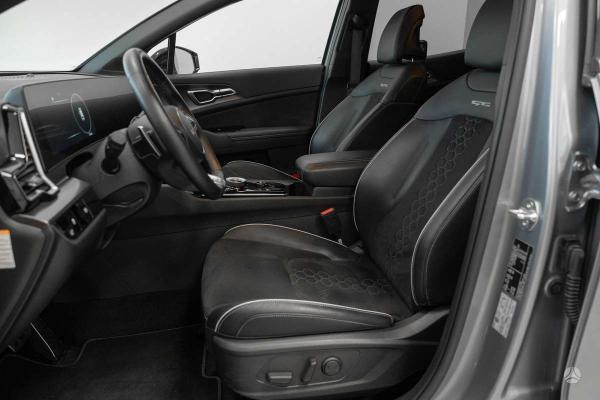 Grey Kia Sportage 2024 in Vilnius, with an engine capacity of 1.60 L and mileage of 22 thousand km for 31000 €, photo 7 on AUTOMOTO.COM.LV