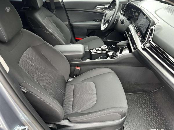 Grey Kia Sportage 2024 in Vilnius, with an engine capacity of 1.60 L and mileage of 29 thousand km for 32500 €, photo 8 on AUTOMOTO.COM.LV