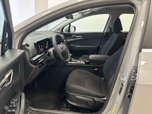 Kia Sportage 2025 Viļņa vietnē Pelēks Kia Sportage 2025 Viļņa, ar dzinēja tilpumu 1.60 L un nobraukumu 20 tūkst. km par 29190 €, foto 8 vietnē AUTOMOTO.COM.LV