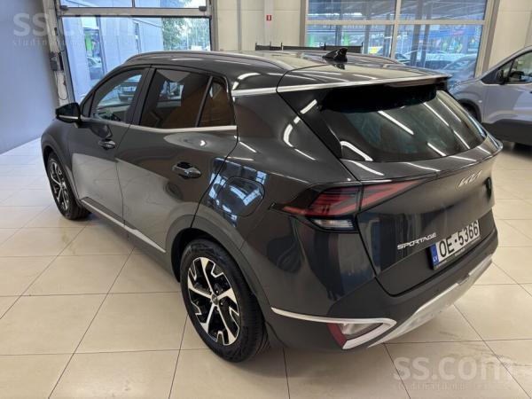 Kia Sportage 2025 Rīga vietnē Pelēks Kia Sportage 2025 Rīga, ar dzinēja tilpumu 1.60 L un nobraukumu 27 tūkst. km par 28900 €, foto 4 vietnē AUTOMOTO.COM.LV