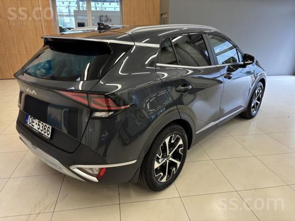 Kia Sportage 2025 Rīga vietnē Pelēks Kia Sportage 2025 Rīga, ar dzinēja tilpumu 1.60 L un nobraukumu 27 tūkst. km par 28900 €, foto 5 vietnē AUTOMOTO.COM.LV