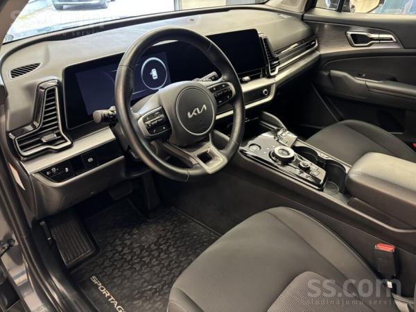 Kia Sportage 2025 Rīga vietnē Pelēks Kia Sportage 2025 Rīga, ar dzinēja tilpumu 1.60 L un nobraukumu 27 tūkst. km par 28900 €, foto 10 vietnē AUTOMOTO.COM.LV