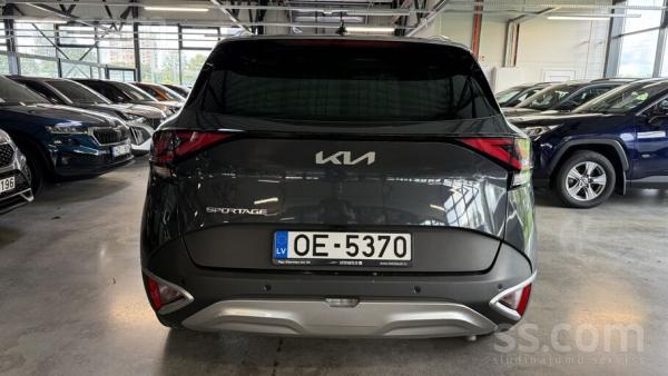 Pelēks Kia Sportage 2025 Rīga, ar dzinēja tilpumu 1.60 L un nobraukumu 31 tūkst. km par 28900 €, foto 5 vietnē AUTOMOTO.COM.LV