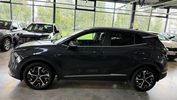 Grey Kia Sportage 2025 in Riga, with an engine capacity of 1.60 L and mileage of 31 thousand km for 28900 €, photo 3 on AUTOMOTO.COM.LV