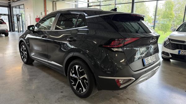 Grey Kia Sportage 2025 in Riga, with an engine capacity of 1.60 L and mileage of 31 thousand km for 28900 €, photo 4 on AUTOMOTO.COM.LV