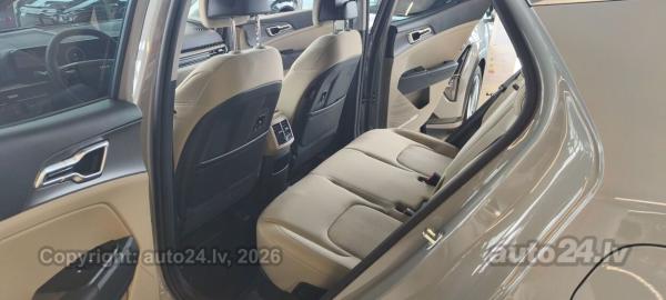 Grey Kia Sportage 2026 in Tartu, with an engine capacity of 1.60 L and mileage of 12 thousand km for 37800 €, photo 6 on AUTOMOTO.COM.LV