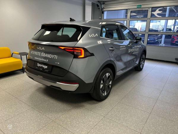 Pelēks Kia Sportage 2026 Viļņa, ar dzinēja tilpumu 1.60 L un nobraukumu 9 tūkst. km par 33390 €, foto 3 vietnē AUTOMOTO.COM.LV