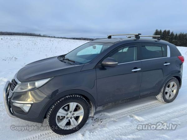 Grey Kia Sportage 2011 in Tallinn, with an engine capacity of 1.70 L and mileage of 297 thousand km for 7000 €, photo 1 on AUTOMOTO.COM.LV