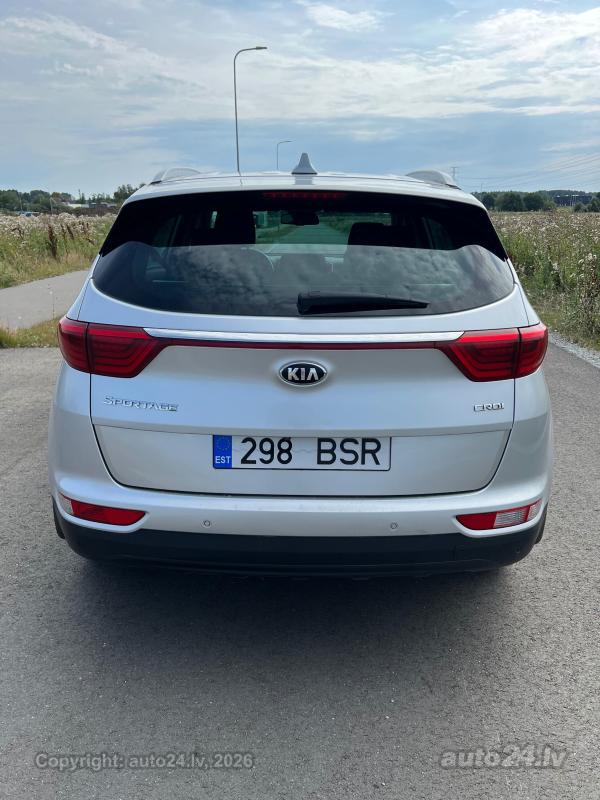 Kia Sportage 2016 in Tallinn on AUTOMOTO.COM.LV Grey Kia Sportage 2016 in Tallinn, with an engine capacity of 1.70 L and mileage of 119 thousand km for 12000 €, photo 5 on AUTOMOTO.COM.LV