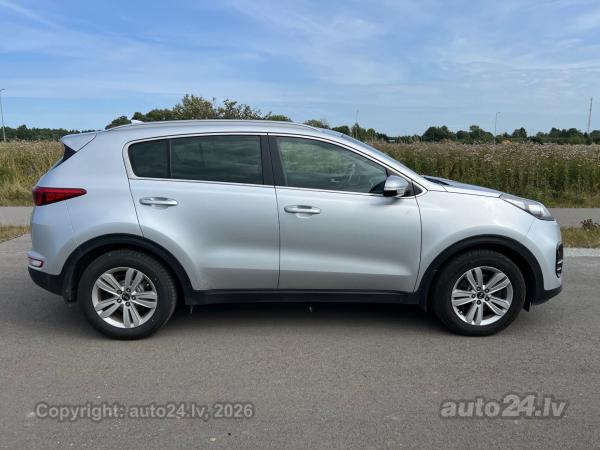 Kia Sportage 2016 in Tallinn on AUTOMOTO.COM.LV Grey Kia Sportage 2016 in Tallinn, with an engine capacity of 1.70 L and mileage of 119 thousand km for 12000 €, photo 7 on AUTOMOTO.COM.LV