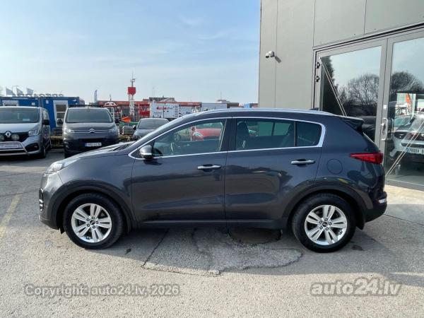Grey Kia Sportage 2017 in Tartu, with an engine capacity of 1.70 L and mileage of 139 thousand km for 15900 €, photo 6 on AUTOMOTO.COM.LV