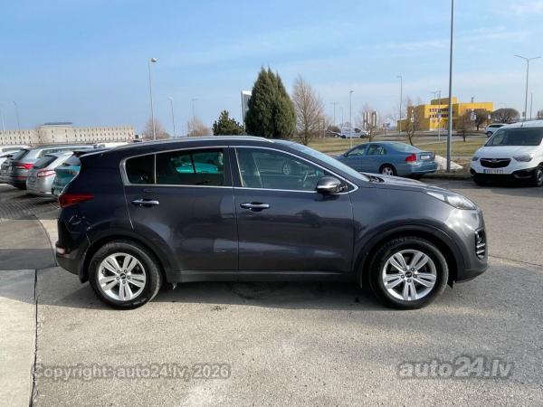 Grey Kia Sportage 2017 in Tartu, with an engine capacity of 1.70 L and mileage of 139 thousand km for 15900 €, photo 8 on AUTOMOTO.COM.LV