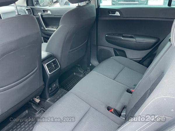Grey Kia Sportage 2018 in Tartu, with an engine capacity of 2.00 L and mileage of 197 thousand km for 11990 €, photo 11 on AUTOMOTO.COM.LV