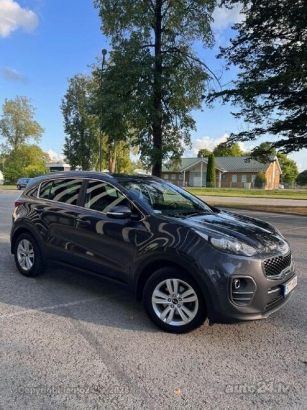Grey Kia Sportage 2018 in Johvi, with an engine capacity of 1.70 L and mileage of 154 thousand km for 11799 €, photo 2 on AUTOMOTO.COM.LV