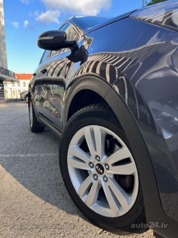 Grey Kia Sportage 2018 in Johvi, with an engine capacity of 1.70 L and mileage of 154 thousand km for 11799 €, photo 4 on AUTOMOTO.COM.LV
