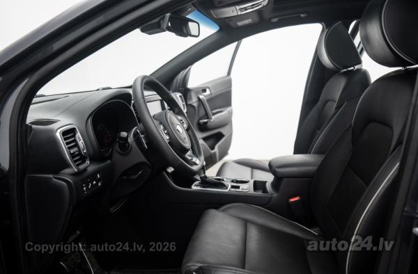Grey Kia Sportage 2018 in Tallinn, with an engine capacity of 1.60 L and mileage of 155 thousand km for 12999 €, photo 7 on AUTOMOTO.COM.LV