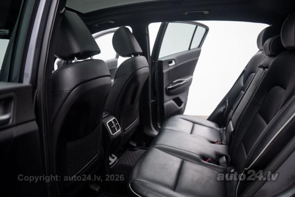 Grey Kia Sportage 2018 in Tallinn, with an engine capacity of 1.60 L and mileage of 155 thousand km for 12999 €, photo 8 on AUTOMOTO.COM.LV