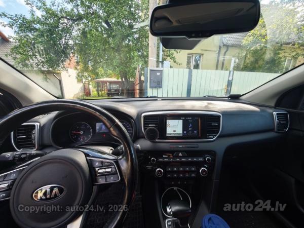 Grey Kia Sportage 2019 in Tallinn, with an engine capacity of 1.60 L and mileage of 108 thousand km for 14900 €, photo 3 on AUTOMOTO.COM.LV