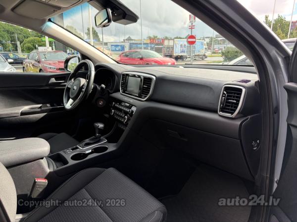 Grey Kia Sportage 2019 in Tallinn, with an engine capacity of 1.60 L and mileage of 132 thousand km for 15900 €, photo 4 on AUTOMOTO.COM.LV