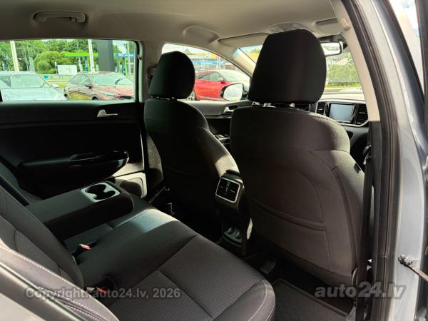 Grey Kia Sportage 2019 in Tallinn, with an engine capacity of 1.60 L and mileage of 132 thousand km for 15900 €, photo 5 on AUTOMOTO.COM.LV