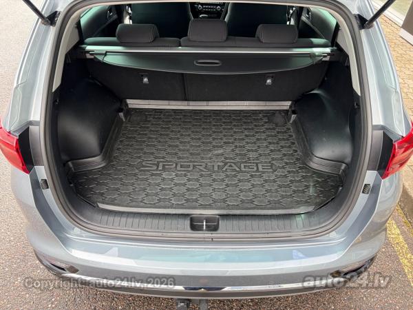 Grey Kia Sportage 2019 in Tallinn, with an engine capacity of 1.60 L and mileage of 132 thousand km for 15900 €, photo 6 on AUTOMOTO.COM.LV