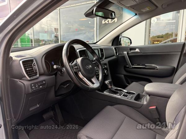 Grey Kia Sportage 2019 in Tallinn, with an engine capacity of 1.60 L and mileage of 132 thousand km for 15900 €, photo 7 on AUTOMOTO.COM.LV
