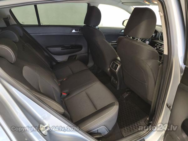 Grey Kia Sportage 2019 in Rakvere, with an engine capacity of 1.60 L and mileage of 106 thousand km for 14990 €, photo 7 on AUTOMOTO.COM.LV