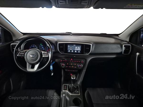 Kia Sportage 2019 in Tallinn on AUTOMOTO.COM.LV Grey Kia Sportage 2019 in Tallinn, with an engine capacity of 1.60 L and mileage of 95 thousand km for 12990 €, photo 9 on AUTOMOTO.COM.LV