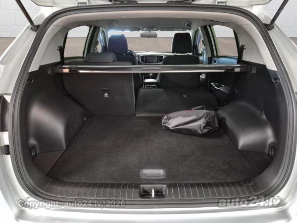 Kia Sportage 2019 in Tallinn on AUTOMOTO.COM.LV Grey Kia Sportage 2019 in Tallinn, with an engine capacity of 1.60 L and mileage of 95 thousand km for 12990 €, photo 11 on AUTOMOTO.COM.LV