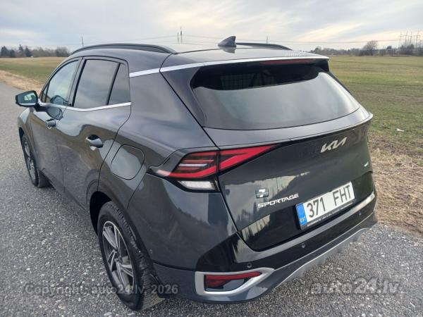 Pelēks Kia Sportage 2024 Tallina, ar dzinēja tilpumu 1.60 L un nobraukumu 45 tūkst. km par 34500 €, foto 4 vietnē AUTOMOTO.COM.LV