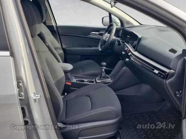 Pelēks Kia Sportage 2026 Jehvi, ar dzinēja tilpumu 1.60 L un nobraukumu 10 tūkst. km par 29616 €, foto 8 vietnē AUTOMOTO.COM.LV