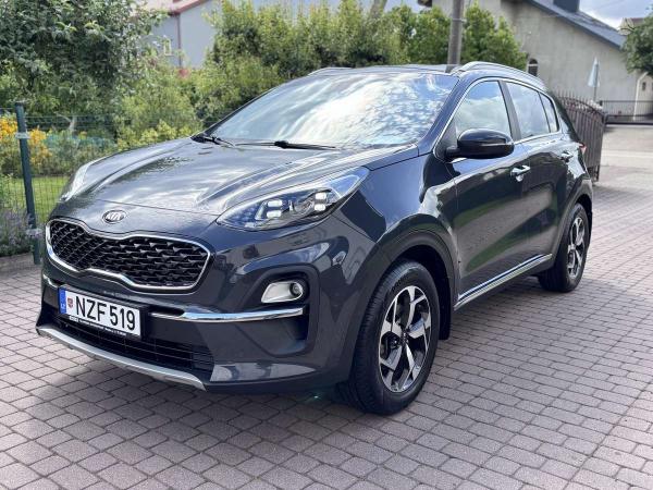 Grey Kia Sportage 2022 in Gargzdai, with an engine capacity of 1.60 L and mileage of 143 thousand km for 15499 €, photo 1 on AUTOMOTO.COM.LV