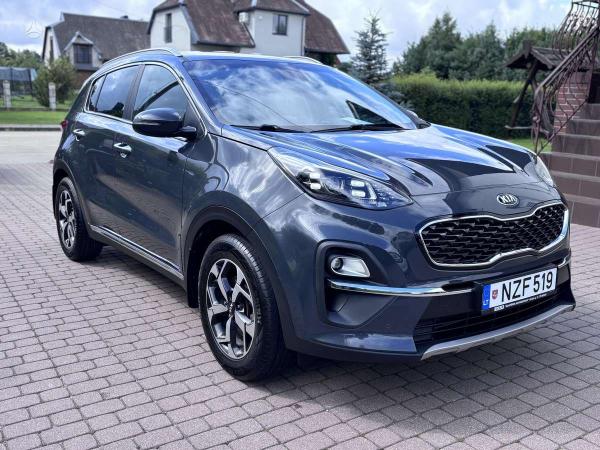 Grey Kia Sportage 2022 in Gargzdai, with an engine capacity of 1.60 L and mileage of 143 thousand km for 15499 €, photo 3 on AUTOMOTO.COM.LV