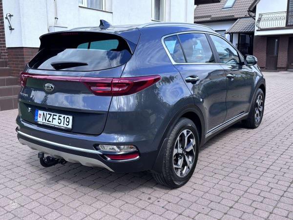 Grey Kia Sportage 2022 in Gargzdai, with an engine capacity of 1.60 L and mileage of 143 thousand km for 15499 €, photo 5 on AUTOMOTO.COM.LV