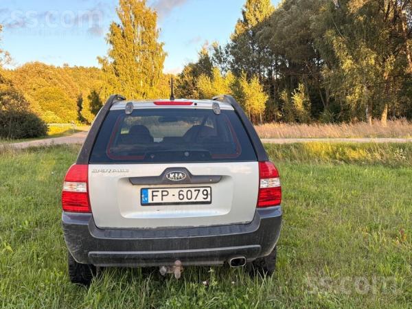 Серый Киа Sportage 2005 в Валмиера, объемом двигателя 2.00 л и пробегом 240 тыс. км за 1200 €, фото 3 на AUTOMOTO.COM.LV