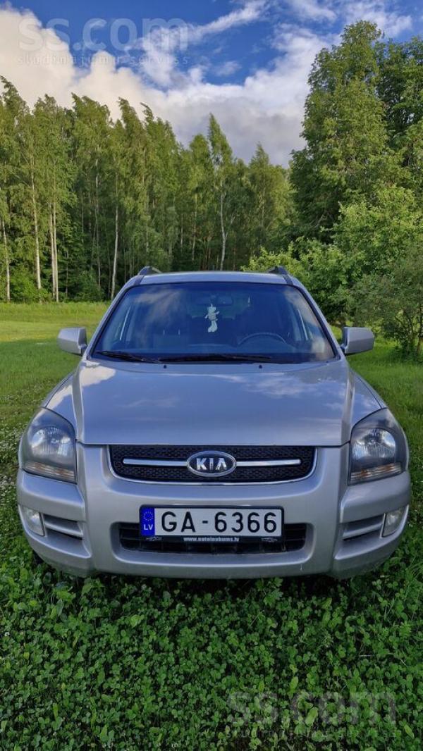 Grey Kia Sportage 2007 in Jekabpils, with an engine capacity of 2.00 L and mileage of 160 thousand km for 900 €, photo 2 on AUTOMOTO.COM.LV