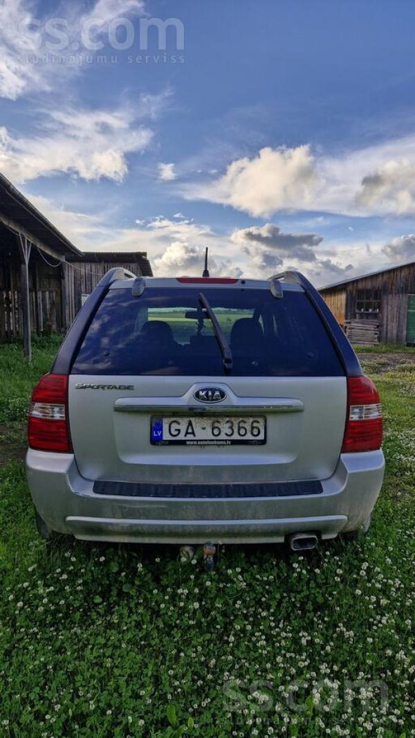 Grey Kia Sportage 2007 in Jekabpils, with an engine capacity of 2.00 L and mileage of 160 thousand km for 900 €, photo 4 on AUTOMOTO.COM.LV