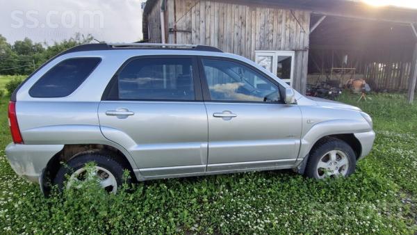 Grey Kia Sportage 2007 in Jekabpils, with an engine capacity of 2.00 L and mileage of 160 thousand km for 900 €, photo 5 on AUTOMOTO.COM.LV