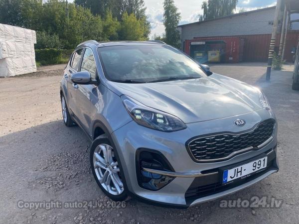 Grey Kia Sportage 2021 in Riga, with an engine capacity of 1.60 L and mileage of 74 thousand km for 18900 €, photo 5 on AUTOMOTO.COM.LV