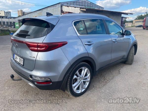 Grey Kia Sportage 2021 in Riga, with an engine capacity of 1.60 L and mileage of 74 thousand km for 18900 €, photo 8 on AUTOMOTO.COM.LV