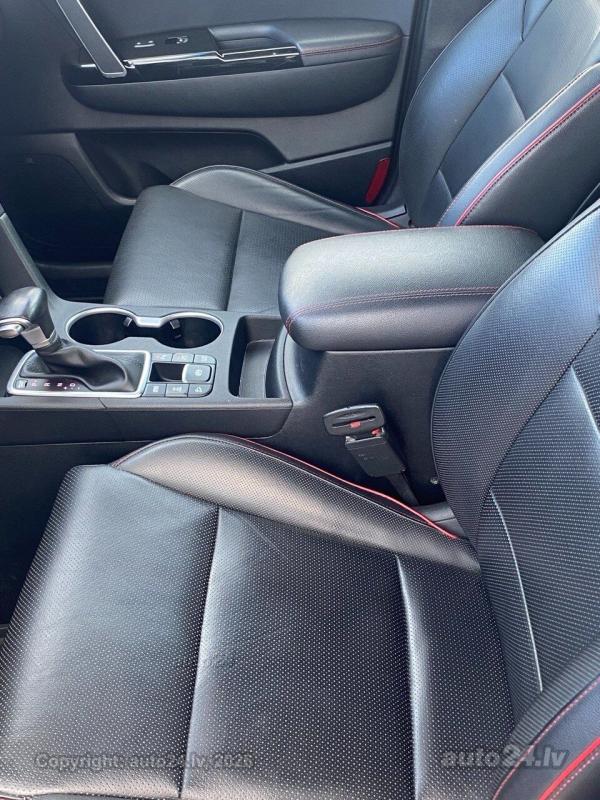 Grey Kia Sportage 2021 in Riga, with an engine capacity of 1.60 L and mileage of 74 thousand km for 18900 €, photo 11 on AUTOMOTO.COM.LV