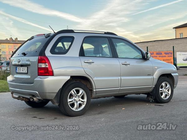 Grey Kia Sportage 2007 in Narva, with an engine capacity of 2.00 L and mileage of 189 thousand km for 1499 €, photo 4 on AUTOMOTO.COM.LV