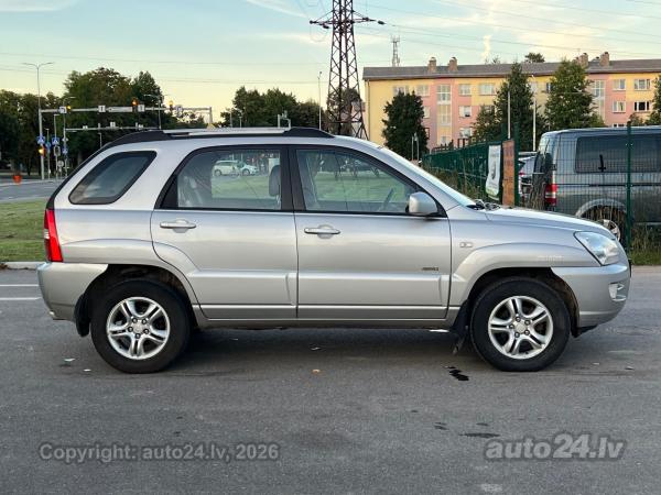 Grey Kia Sportage 2007 in Narva, with an engine capacity of 2.00 L and mileage of 189 thousand km for 1499 €, photo 5 on AUTOMOTO.COM.LV