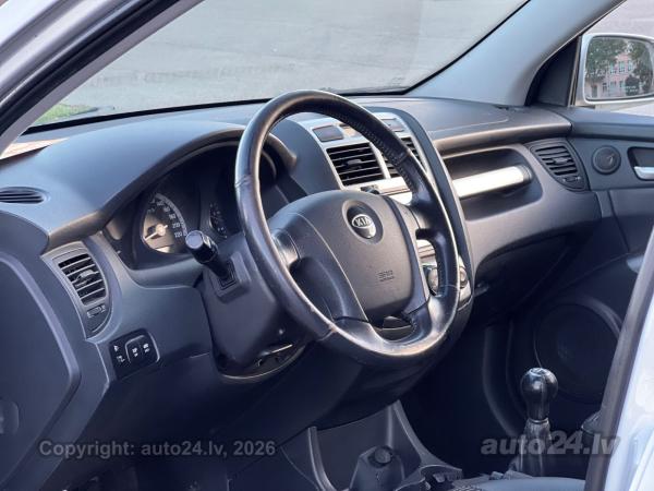 Grey Kia Sportage 2007 in Narva, with an engine capacity of 2.00 L and mileage of 189 thousand km for 1499 €, photo 10 on AUTOMOTO.COM.LV