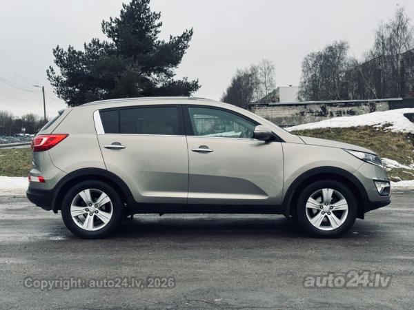 Grey Kia Sportage 2010 in Tallinn, with an engine capacity of 2.00 L and mileage of 166 thousand km for 6900 €, photo 2 on AUTOMOTO.COM.LV