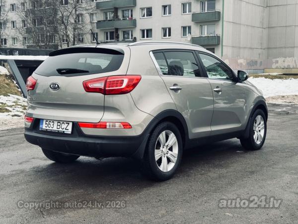 Grey Kia Sportage 2010 in Tallinn, with an engine capacity of 2.00 L and mileage of 166 thousand km for 6900 €, photo 3 on AUTOMOTO.COM.LV