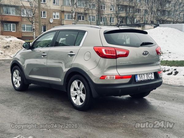Grey Kia Sportage 2010 in Tallinn, with an engine capacity of 2.00 L and mileage of 166 thousand km for 6900 €, photo 4 on AUTOMOTO.COM.LV
