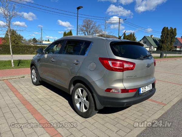 Pelēks Kia Sportage 2010 Tallina, ar dzinēja tilpumu 2.00 L un nobraukumu 74 tūkst. km par 6400 €, foto 4 vietnē AUTOMOTO.COM.LV
