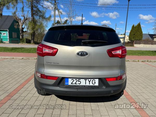 Pelēks Kia Sportage 2010 Tallina, ar dzinēja tilpumu 2.00 L un nobraukumu 74 tūkst. km par 6400 €, foto 6 vietnē AUTOMOTO.COM.LV